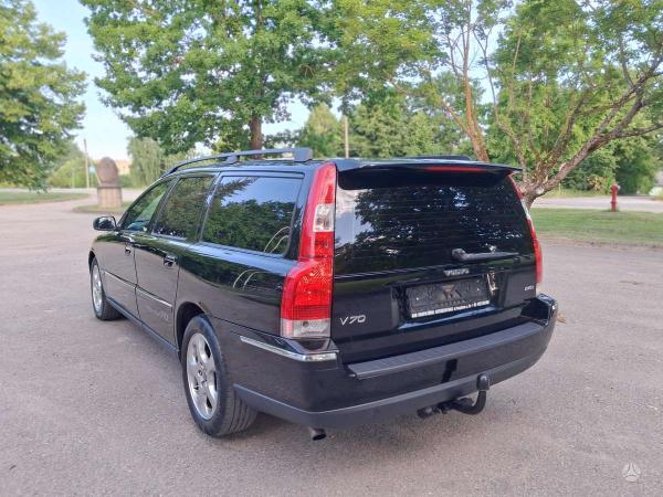 Black Volvo V70 2005 in Radviliskis, with an engine capacity of 2.40 L and mileage of 290 thousand km for 3150 €, photo 5 on AUTOMOTO.COM.LV