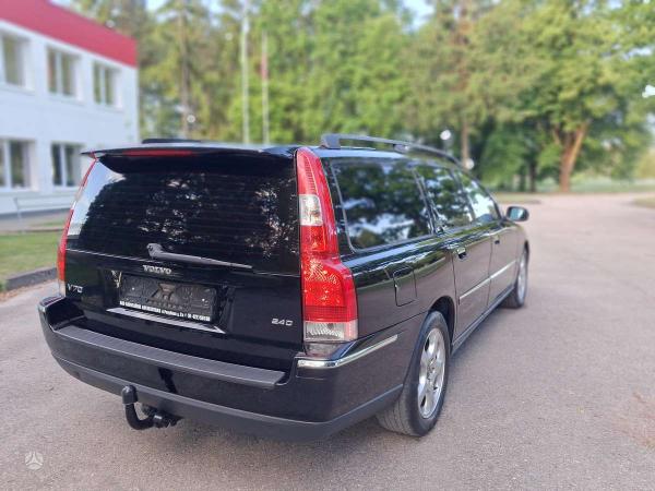 Black Volvo V70 2005 in Radviliskis, with an engine capacity of 2.40 L and mileage of 290 thousand km for 3150 €, photo 7 on AUTOMOTO.COM.LV