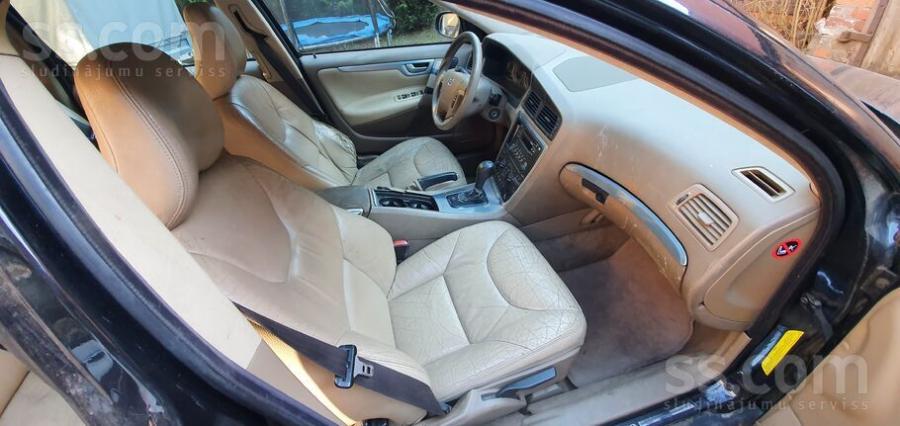 Черный Вольво В70 2005 в Лиепая, объемом двигателя 2.40 л и пробегом 412 тыс. км за 1180 €, фото 8 на AUTOMOTO.COM.LV
