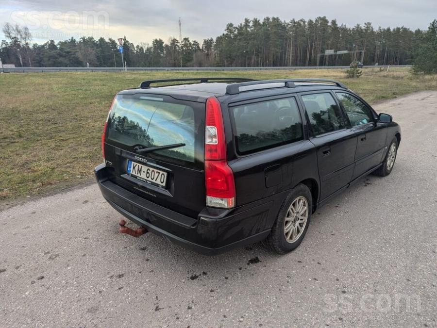 Melns Volvo V70 2005 Rīga, ar dzinēja tilpumu 2.40 L un nobraukumu 397 tūkst. km par 1500 €, foto 5 vietnē AUTOMOTO.COM.LV