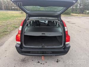 Melns Volvo V70 2005 Rīga, ar dzinēja tilpumu 2.40 L un nobraukumu 397 tūkst. km par 1500 €, foto 8 vietnē AUTOMOTO.COM.LV