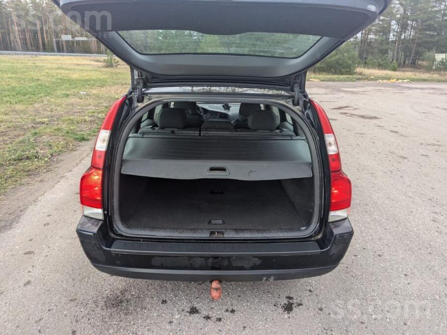 Melns Volvo V70 2005 Rīga, ar dzinēja tilpumu 2.40 L un nobraukumu 397 tūkst. km par 1500 €, foto 8 vietnē AUTOMOTO.COM.LV