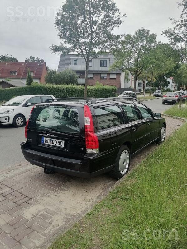 Melns Volvo V70 2005 Rīga, ar dzinēja tilpumu 2.40 L un nobraukumu 397 tūkst. km par 1700 €, foto 4 vietnē AUTOMOTO.COM.LV