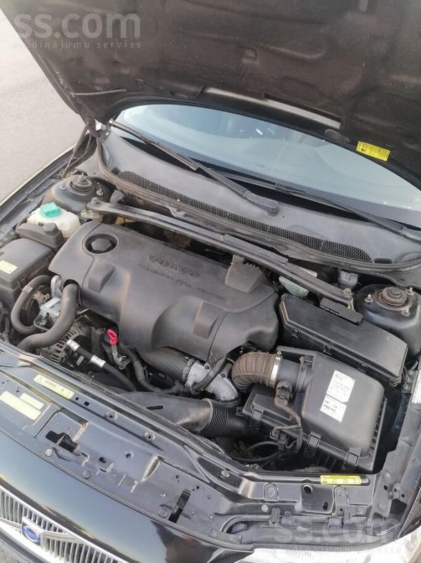 Melns Volvo V70 2005 Rīga, ar dzinēja tilpumu 2.40 L un nobraukumu 397 tūkst. km par 1700 €, foto 7 vietnē AUTOMOTO.COM.LV