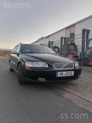 Black Volvo V70 2005 in Riga, with an engine capacity of 2.40 L and mileage of 397 thousand km for 1700 €, photo 12 on AUTOMOTO.COM.LV