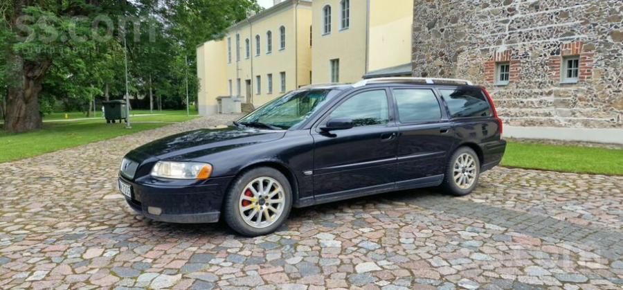 Melns Volvo V70 2005 Jēkabpils, ar dzinēja tilpumu 2.40 L un nobraukumu 412 tūkst. km par 1500 €, foto 3 vietnē AUTOMOTO.COM.LV