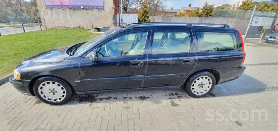 Melns Volvo V70 2005 Liepāja, ar dzinēja tilpumu 2.40 L un nobraukumu 412 tūkst. km par 1100 €, foto 10 vietnē AUTOMOTO.COM.LV