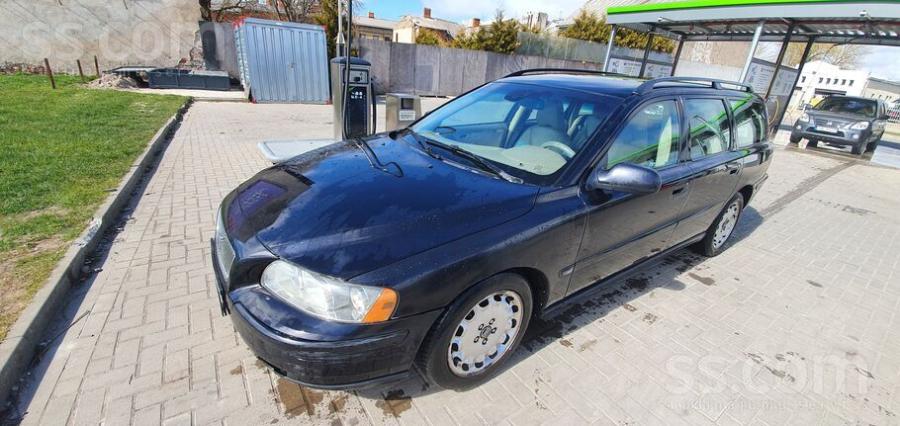 Melns Volvo V70 2005 Liepāja, ar dzinēja tilpumu 2.40 L un nobraukumu 412 tūkst. km par 1100 €, foto 12 vietnē AUTOMOTO.COM.LV
