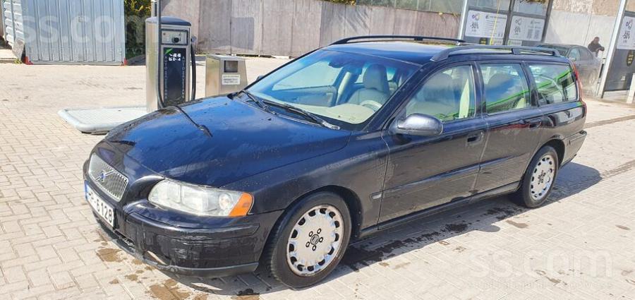 Melns Volvo V70 2005 Liepāja, ar dzinēja tilpumu 2.40 L un nobraukumu 412 tūkst. km par 1100 €, foto 14 vietnē AUTOMOTO.COM.LV