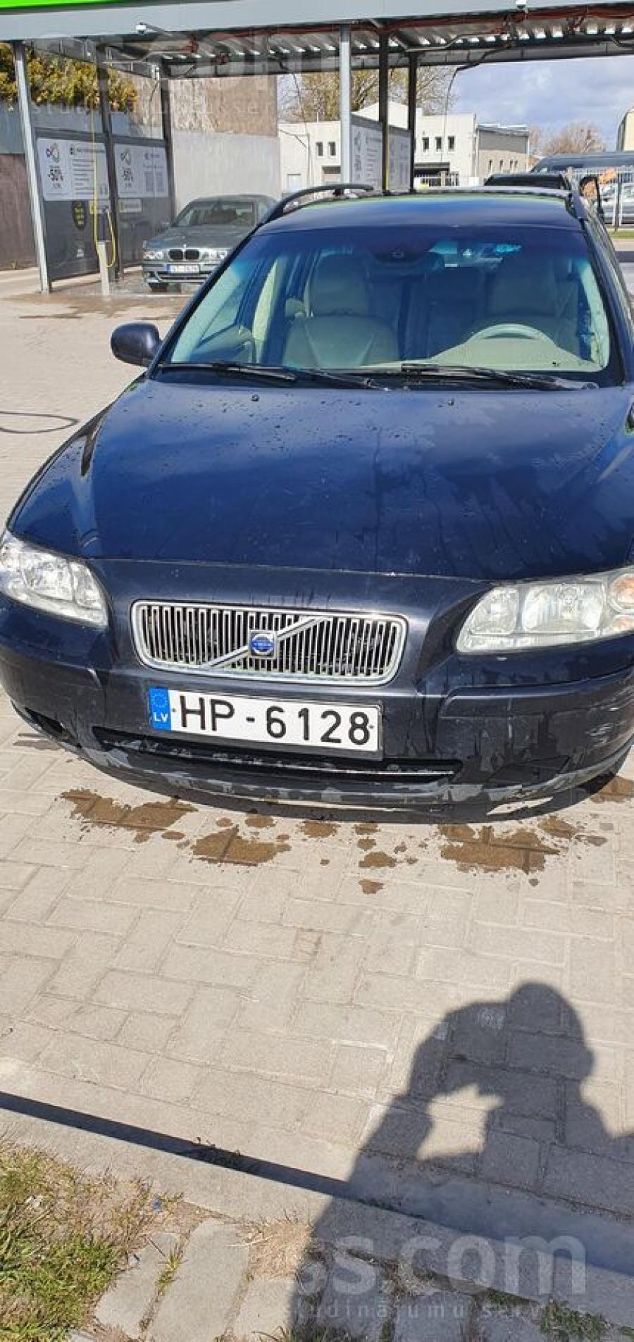 Melns Volvo V70 2005 Liepāja, ar dzinēja tilpumu 2.40 L un nobraukumu 412 tūkst. km par 1100 €, foto 16 vietnē AUTOMOTO.COM.LV