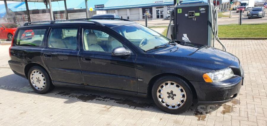 Melns Volvo V70 2005 Liepāja, ar dzinēja tilpumu 2.40 L un nobraukumu 412 tūkst. km par 1100 €, foto 22 vietnē AUTOMOTO.COM.LV