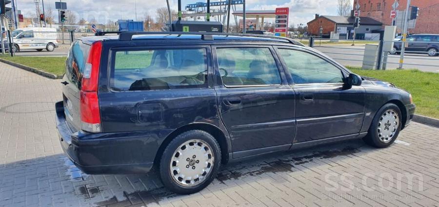 Melns Volvo V70 2005 Liepāja, ar dzinēja tilpumu 2.40 L un nobraukumu 412 tūkst. km par 1100 €, foto 25 vietnē AUTOMOTO.COM.LV