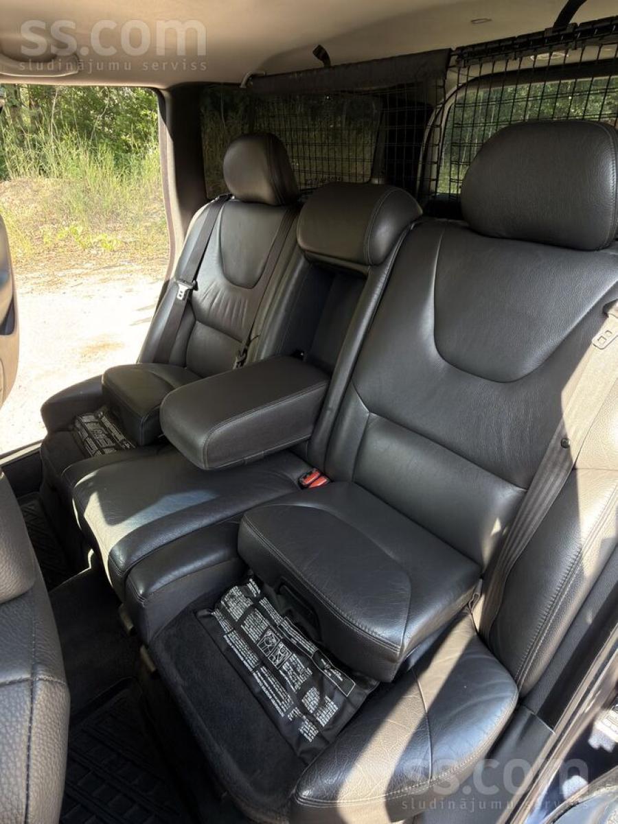 Melns Volvo V70 2005 Jēkabpils, ar dzinēja tilpumu 2.40 L un nobraukumu 368 tūkst. km par 2500 €, foto 6 vietnē AUTOMOTO.COM.LV