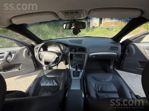 Melns Volvo V70 2005 Jēkabpils, ar dzinēja tilpumu 2.40 L un nobraukumu 368 tūkst. km par 2500 €, foto 8 vietnē AUTOMOTO.COM.LV