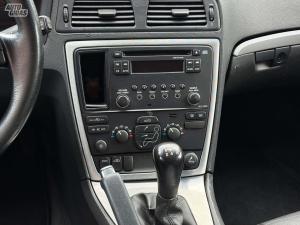 Black Volvo V70 2005 in Vilnius, with an engine capacity of 2.40 L and mileage of 405 thousand km for 1850 €, photo 12 on AUTOMOTO.COM.LV