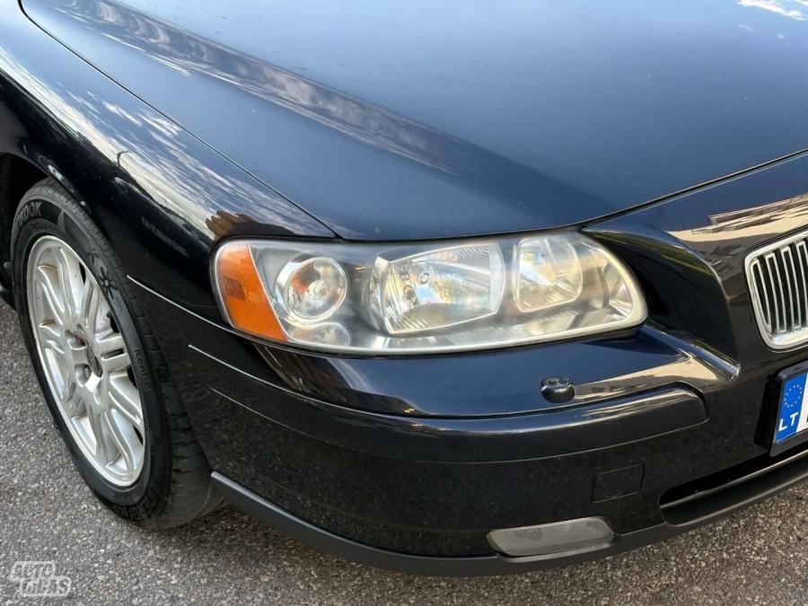 Black Volvo V70 2005 in Vilnius, with an engine capacity of 2.40 L and mileage of 405 thousand km for 1850 €, photo 14 on AUTOMOTO.COM.LV