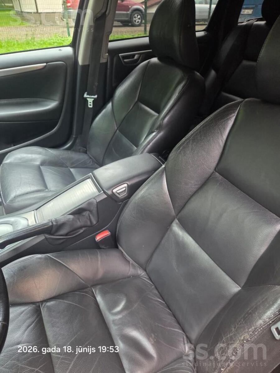 Melns Volvo V70 2005 Jēkabpils, ar dzinēja tilpumu 2.40 L un nobraukumu 600 tūkst. km par 2200 €, foto 7 vietnē AUTOMOTO.COM.LV