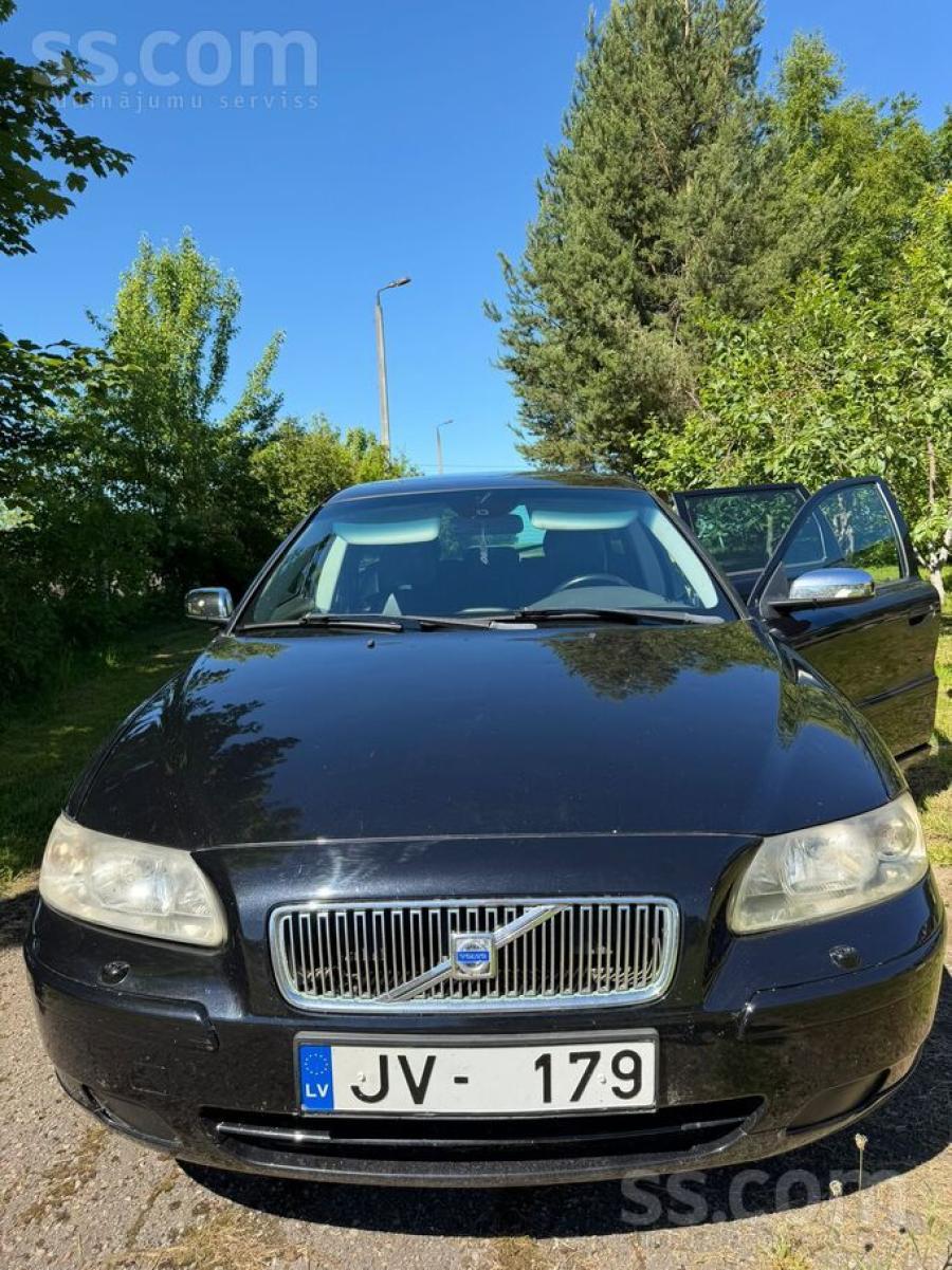 Melns Volvo V70 2005 Jelgava, ar dzinēja tilpumu 2.40 L un nobraukumu 411 tūkst. km par 2300 €, foto 1 vietnē AUTOMOTO.COM.LV