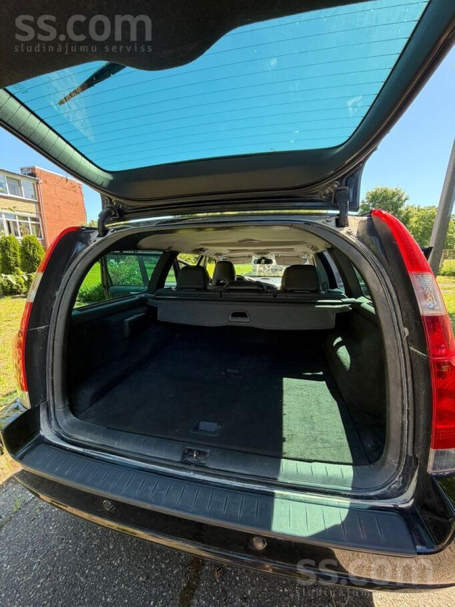 Melns Volvo V70 2005 Jelgava, ar dzinēja tilpumu 2.40 L un nobraukumu 411 tūkst. km par 2300 €, foto 5 vietnē AUTOMOTO.COM.LV