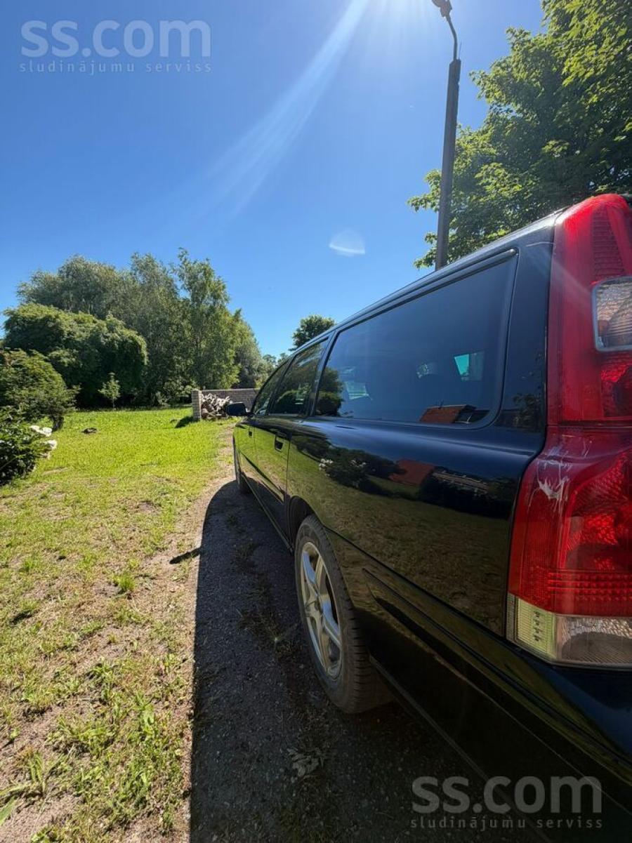 Melns Volvo V70 2005 Jelgava, ar dzinēja tilpumu 2.40 L un nobraukumu 411 tūkst. km par 2300 €, foto 13 vietnē AUTOMOTO.COM.LV