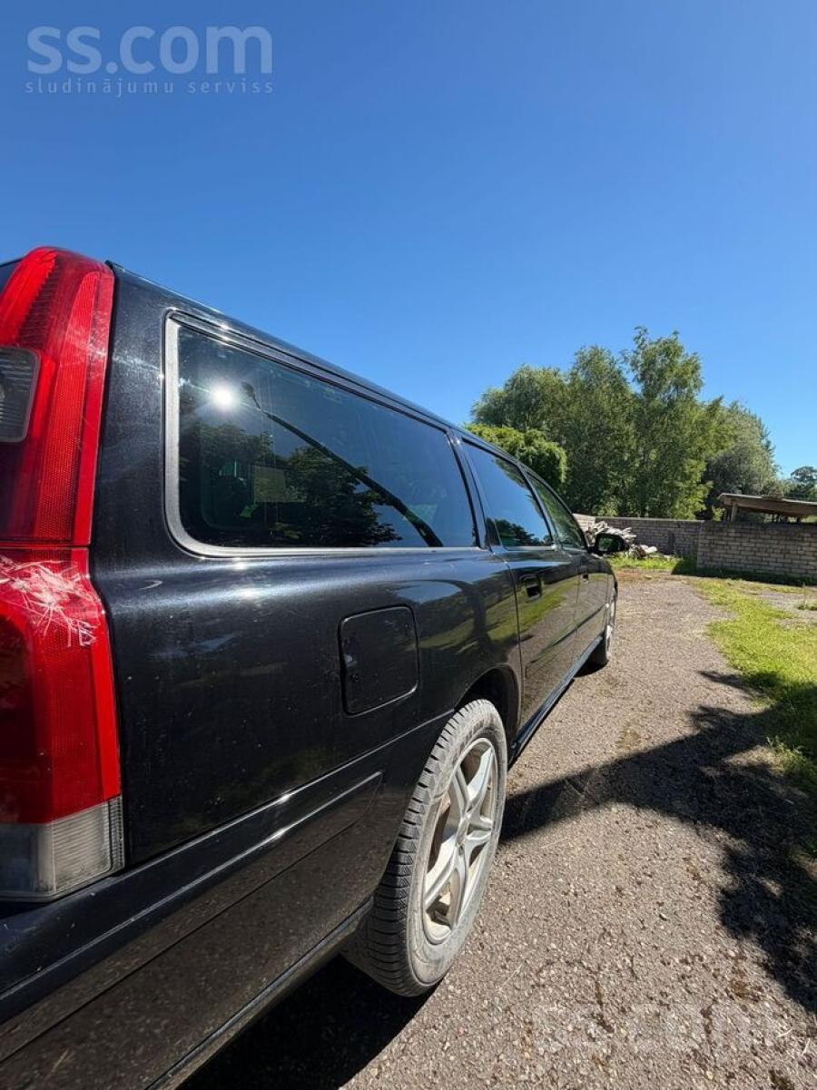 Melns Volvo V70 2005 Jelgava, ar dzinēja tilpumu 2.40 L un nobraukumu 411 tūkst. km par 2300 €, foto 14 vietnē AUTOMOTO.COM.LV