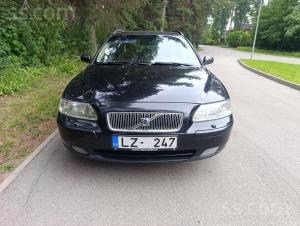 Black Volvo V70 2005 in Jurmala, with an engine capacity of 2.40 L and mileage of 371 thousand km for 1850 €, photo 3 on AUTOMOTO.COM.LV