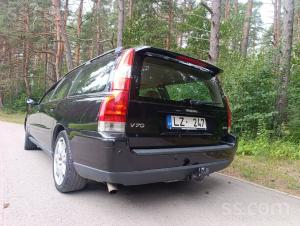 Black Volvo V70 2005 in Jurmala, with an engine capacity of 2.40 L and mileage of 371 thousand km for 1850 €, photo 5 on AUTOMOTO.COM.LV