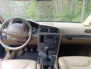Black Volvo V70 2005 in Jurmala, with an engine capacity of 2.40 L and mileage of 371 thousand km for 1850 €, photo 8 on AUTOMOTO.COM.LV