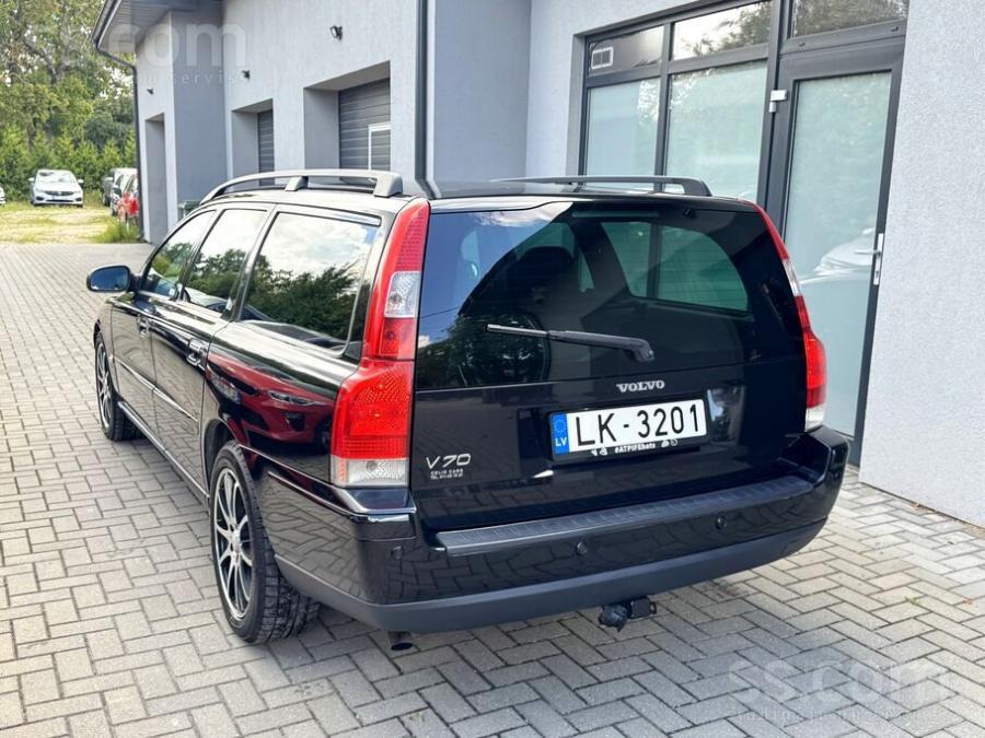 Melns Volvo V70 2005 Rīga, ar dzinēja tilpumu 2.40 L un nobraukumu 380 tūkst. km par 1490 €, foto 5 vietnē AUTOMOTO.COM.LV