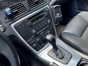 Melns Volvo V70 2005 Rīga, ar dzinēja tilpumu 2.40 L un nobraukumu 380 tūkst. km par 1490 €, foto 18 vietnē AUTOMOTO.COM.LV