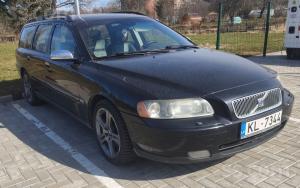 Black Volvo V70 2005 in Daugavpils, with an engine capacity of 2.40 L and mileage of 409 thousand km for 2000 €, photo  on AUTOMOTO.COM.LV