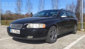 Black Volvo V70 2005 in Daugavpils, with an engine capacity of 2.40 L and mileage of 409 thousand km for 2000 €, photo 3 on AUTOMOTO.COM.LV