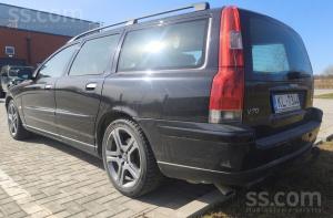 Black Volvo V70 2005 in Daugavpils, with an engine capacity of 2.40 L and mileage of 409 thousand km for 2000 €, photo 5 on AUTOMOTO.COM.LV