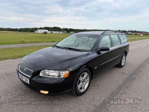 Melns Volvo V70 2005 Tallina, ar dzinēja tilpumu 2.40 L un nobraukumu 355 tūkst. km par 3790 €, foto  vietnē AUTOMOTO.COM.LV