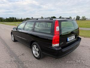 Melns Volvo V70 2005 Tallina, ar dzinēja tilpumu 2.40 L un nobraukumu 355 tūkst. km par 3790 €, foto 3 vietnē AUTOMOTO.COM.LV