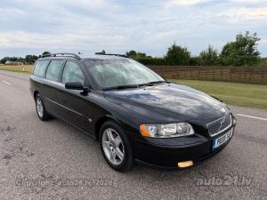 Melns Volvo V70 2005 Tallina, ar dzinēja tilpumu 2.40 L un nobraukumu 355 tūkst. km par 3790 €, foto 4 vietnē AUTOMOTO.COM.LV