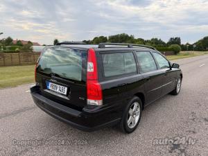 Melns Volvo V70 2005 Tallina, ar dzinēja tilpumu 2.40 L un nobraukumu 355 tūkst. km par 3790 €, foto 5 vietnē AUTOMOTO.COM.LV