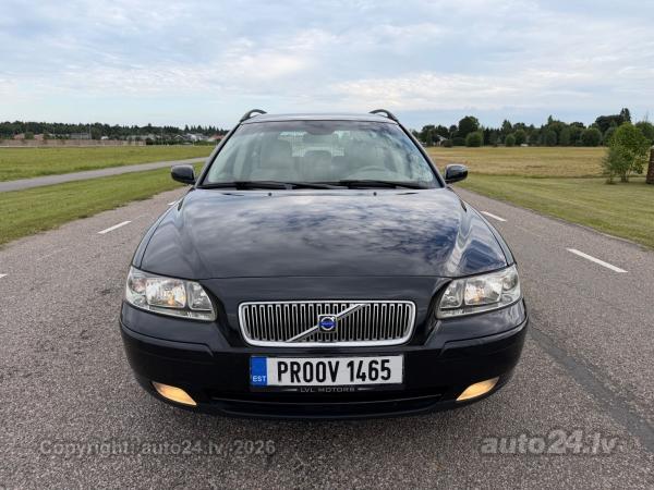 Melns Volvo V70 2005 Tallina, ar dzinēja tilpumu 2.40 L un nobraukumu 355 tūkst. km par 3790 €, foto 9 vietnē AUTOMOTO.COM.LV