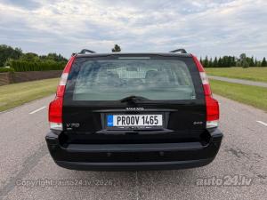 Melns Volvo V70 2005 Tallina, ar dzinēja tilpumu 2.40 L un nobraukumu 355 tūkst. km par 3790 €, foto 12 vietnē AUTOMOTO.COM.LV