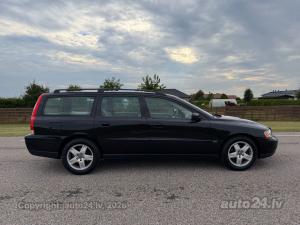 Melns Volvo V70 2005 Tallina, ar dzinēja tilpumu 2.40 L un nobraukumu 355 tūkst. km par 3790 €, foto 13 vietnē AUTOMOTO.COM.LV