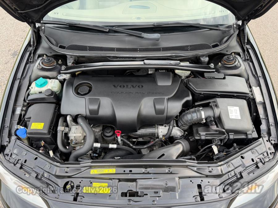 Melns Volvo V70 2005 Tallina, ar dzinēja tilpumu 2.40 L un nobraukumu 355 tūkst. km par 3790 €, foto 23 vietnē AUTOMOTO.COM.LV