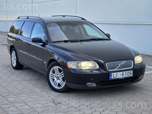 Black Volvo V70 2005 in Riga, with an engine capacity of 2.40 L and mileage of 286 thousand km for 1990 €, photo 8 on AUTOMOTO.COM.LV