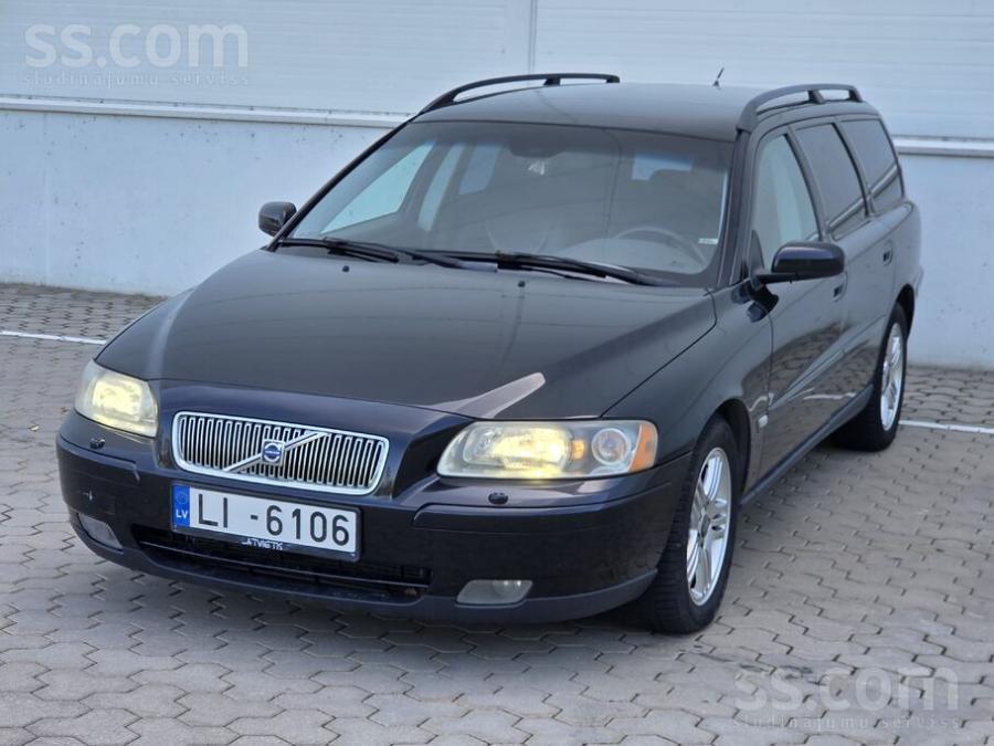 Black Volvo V70 2005 in Riga, with an engine capacity of 2.40 L and mileage of 286 thousand km for 1990 €, photo 5 on AUTOMOTO.COM.LV
