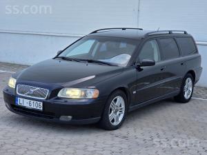 Black Volvo V70 2005 in Riga, with an engine capacity of 2.40 L and mileage of 286 thousand km for 1990 €, photo 6 on AUTOMOTO.COM.LV