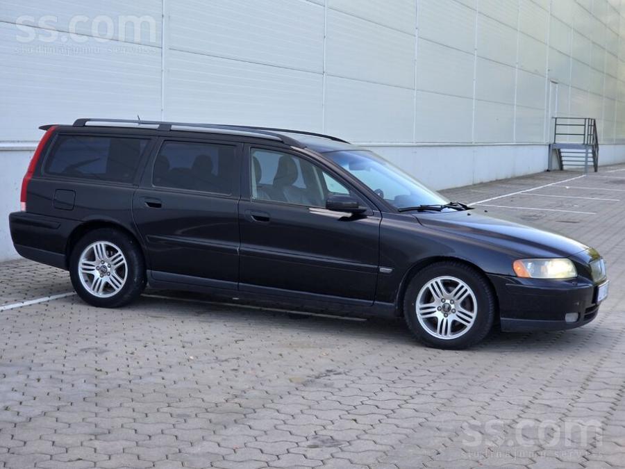 Black Volvo V70 2005 in Riga, with an engine capacity of 2.40 L and mileage of 286 thousand km for 1990 €, photo 7 on AUTOMOTO.COM.LV