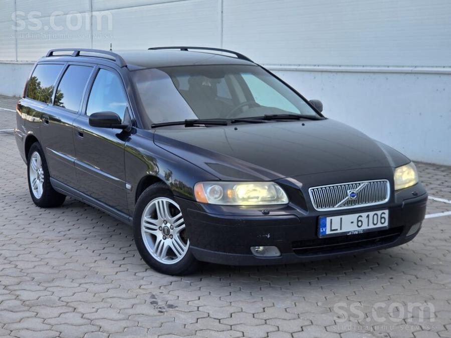 Black Volvo V70 2005 in Riga, with an engine capacity of 2.40 L and mileage of 286 thousand km for 1990 €, photo 8 on AUTOMOTO.COM.LV