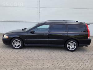 Black Volvo V70 2005 in Riga, with an engine capacity of 2.40 L and mileage of 286 thousand km for 1990 €, photo 13 on AUTOMOTO.COM.LV