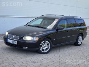 Black Volvo V70 2005 in Riga, with an engine capacity of 2.40 L and mileage of 286 thousand km for 1990 €, photo 14 on AUTOMOTO.COM.LV