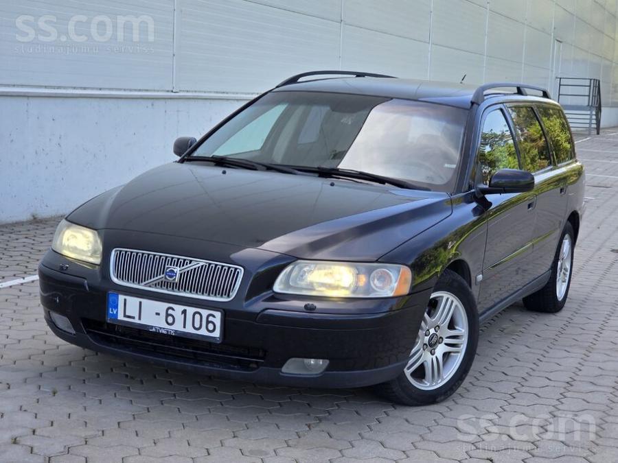 Black Volvo V70 2005 in Riga, with an engine capacity of 2.40 L and mileage of 286 thousand km for 1990 €, photo 15 on AUTOMOTO.COM.LV