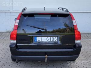 Black Volvo V70 2005 in Riga, with an engine capacity of 2.40 L and mileage of 286 thousand km for 1990 €, photo 16 on AUTOMOTO.COM.LV